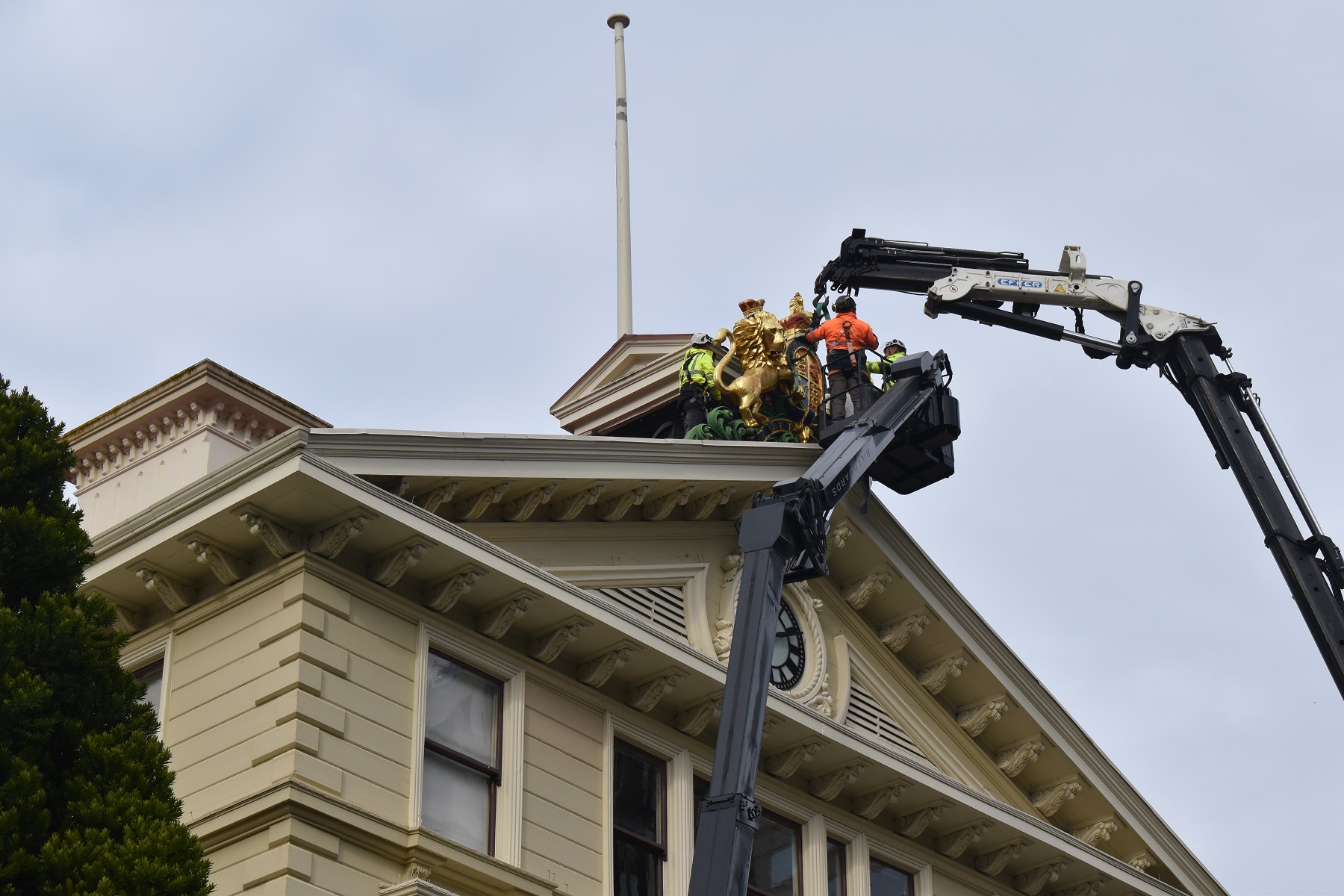 Coat of Arms removed – for now | Heritage New Zealand Pouhere Taonga